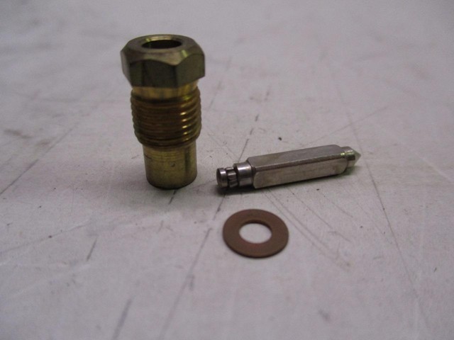 Tillotson 014035 Inlet Needle Seat Homelite Chainsaw NOS OEM for sale ...