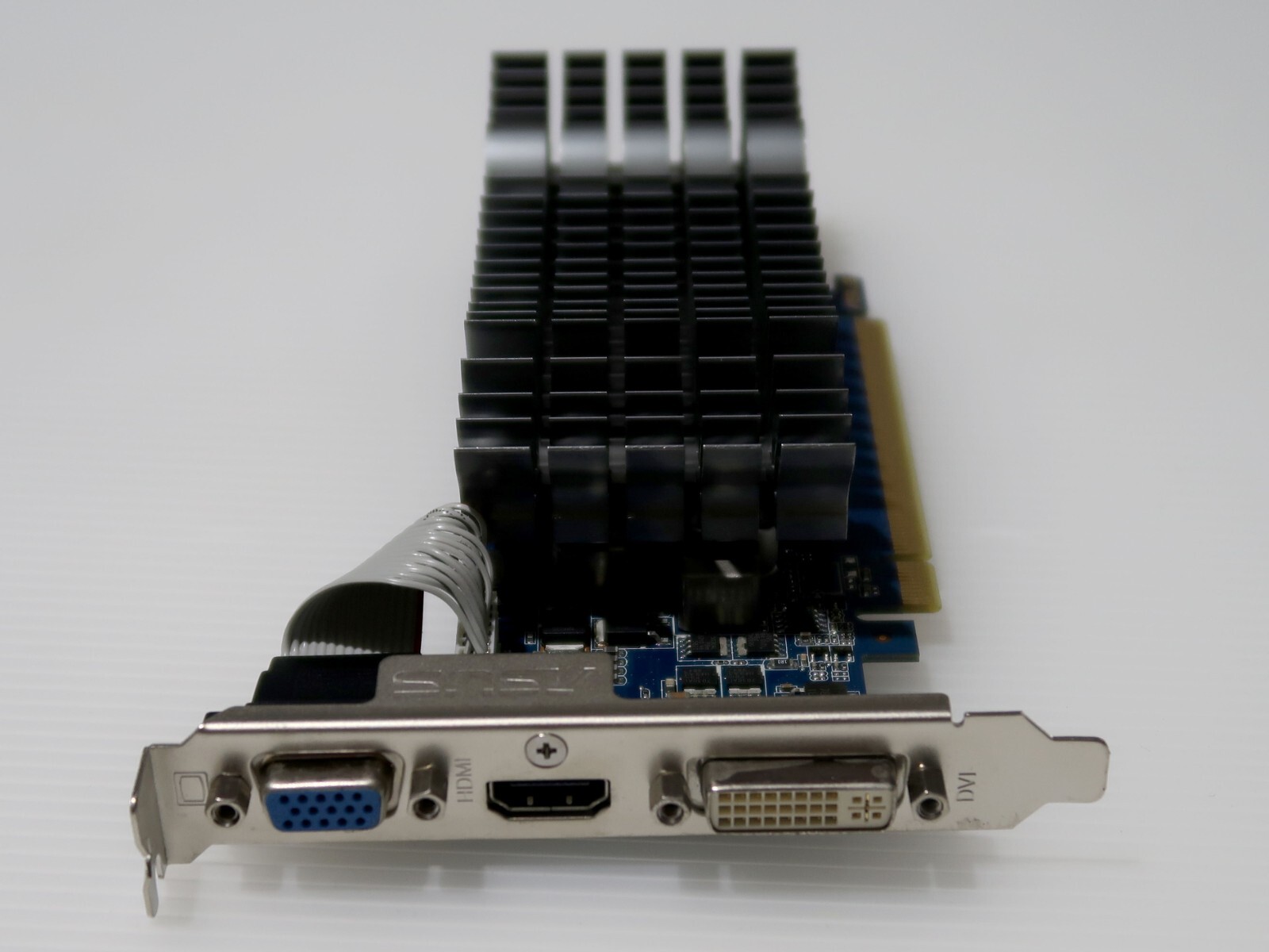 ASUS NVIDIA GeForce 610 GT (1 GB) GDDR3 Video Card (GT610-SL-1GD3-L ...