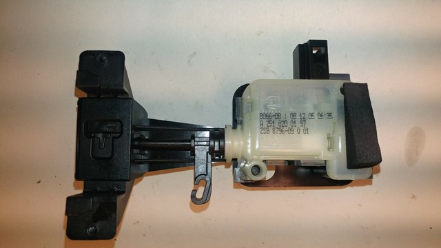 07-13 Mercedes W216 S550 S600 CL550 Fuel Door Release Actuator ...