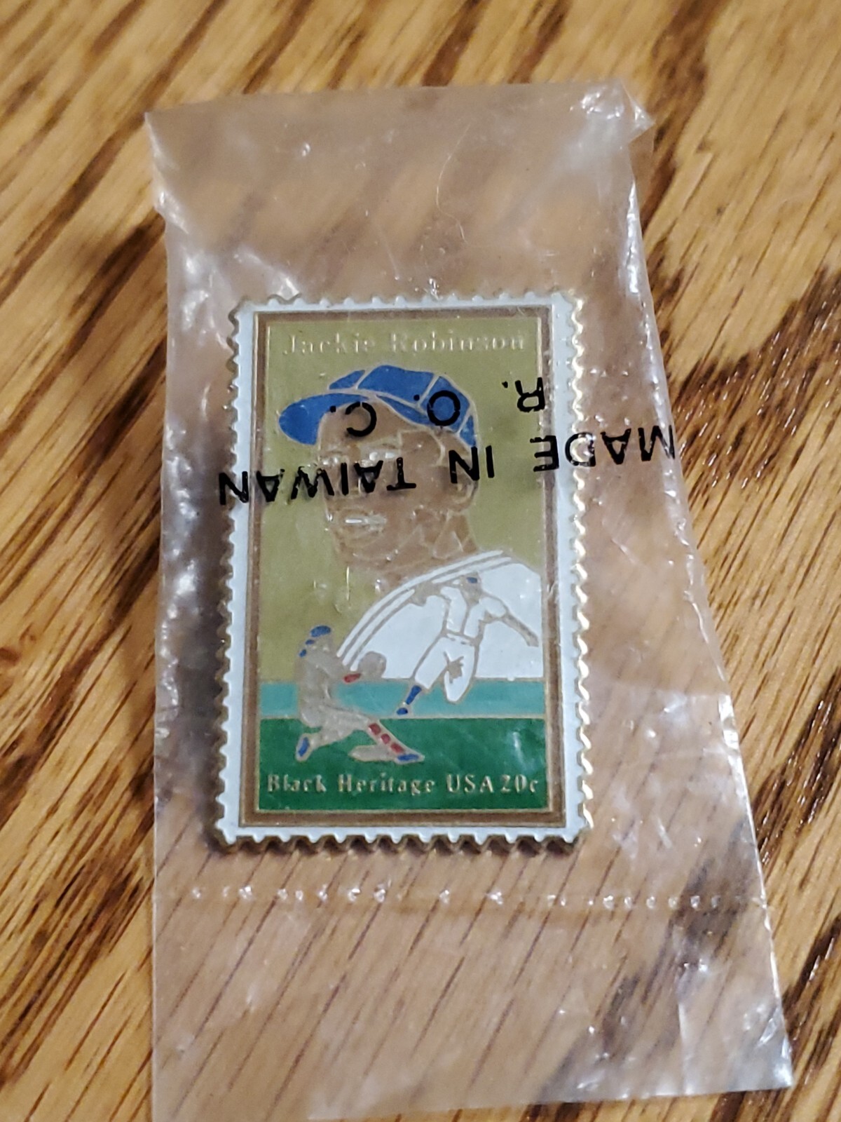 USPS Jackie Robinson Black Heritage USA 20c Postage Stamp Pin Very Nice ...