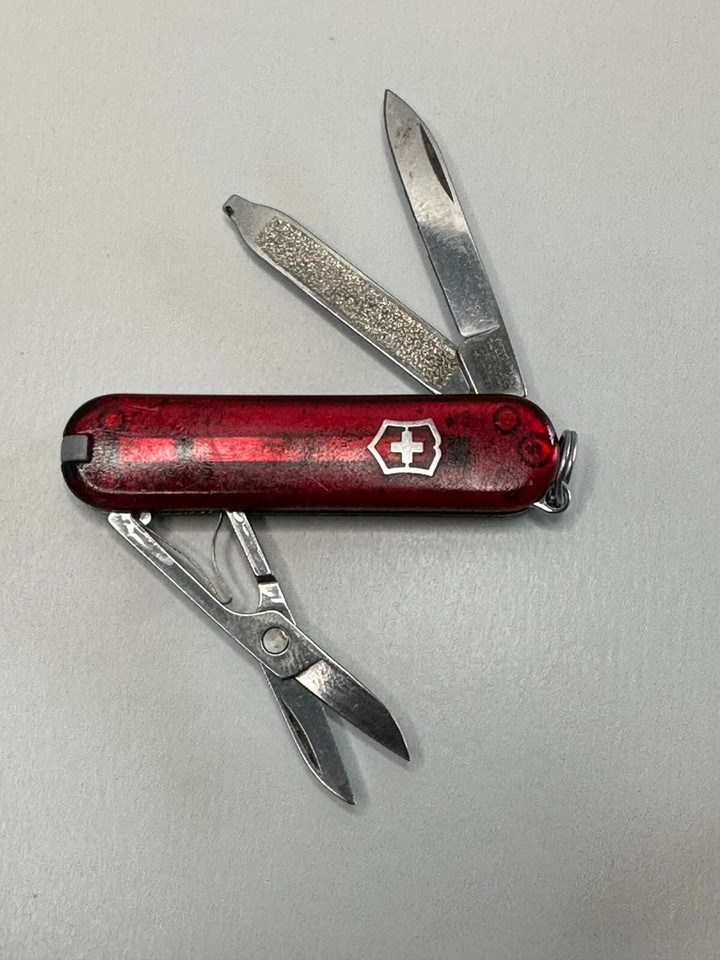 Victorinox 58mm Classic SD Swiss Army Knife! SAK EDC Multi tool NEW ...
