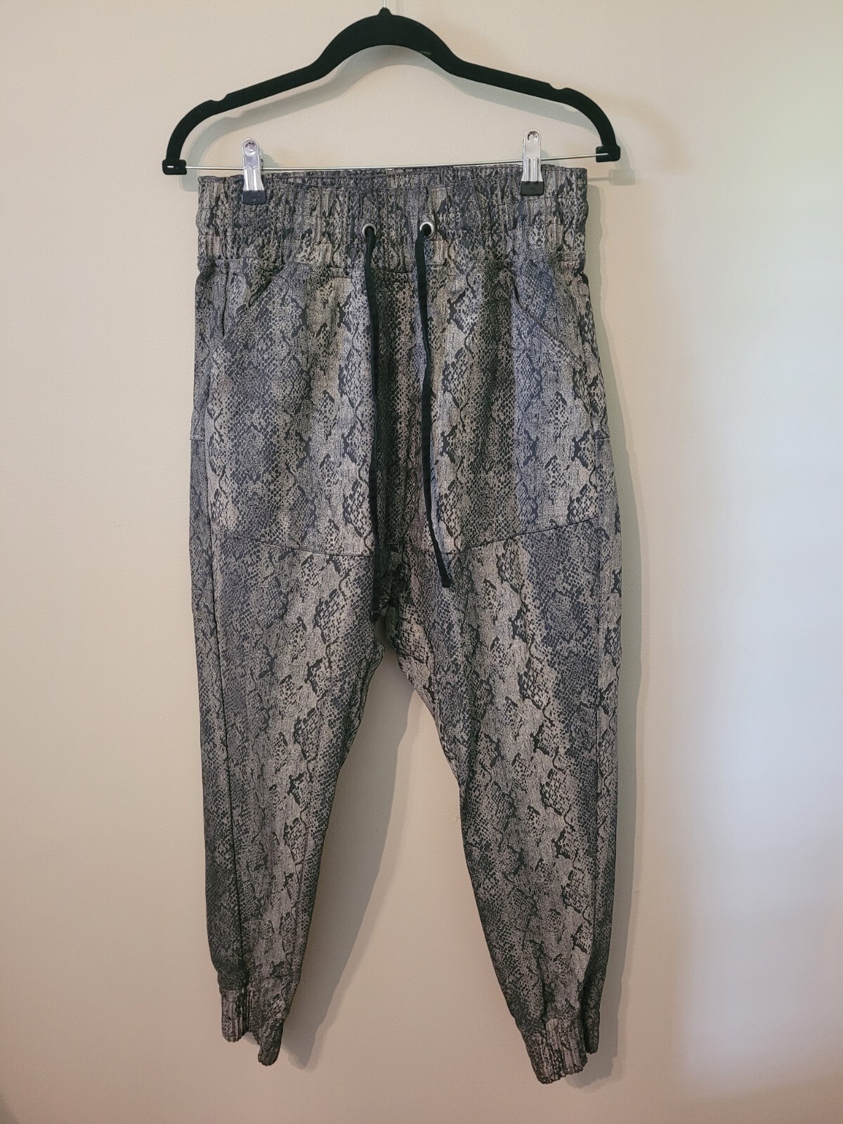 Edgy Denim Prolific Mens Large Snake Print Denim Jogger Pants Jeans ...