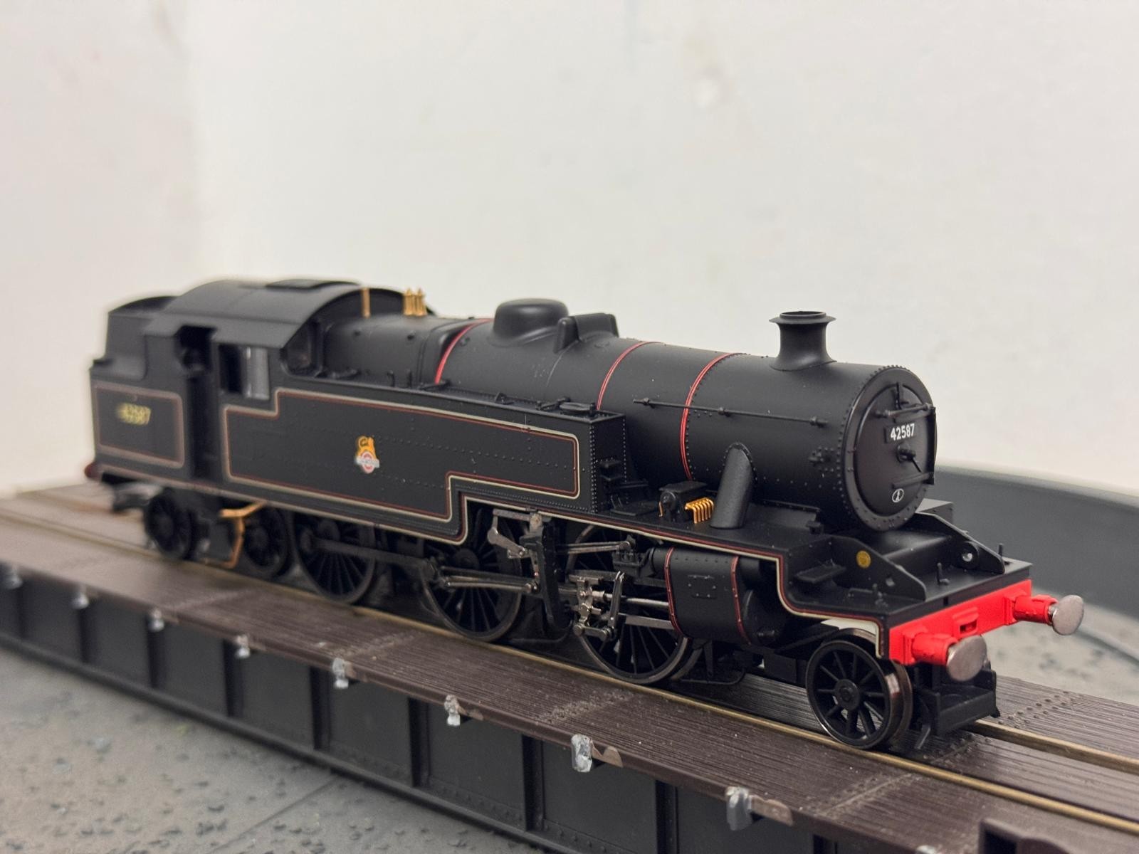 Hornby R2731 Stanier Class 4P Tank Locomotive BR Early Crest '42587 ...