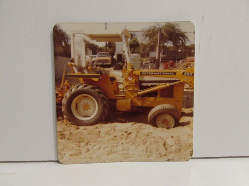 1980S VINTAGE FOUND PHOTOGRAPH COLOR ORIGINAL ART OLD PHOTO TRACTOR ...