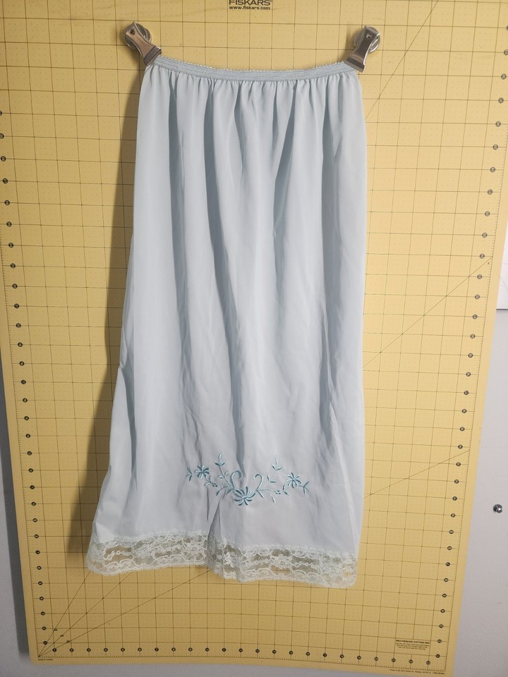 Blue Embroidered Half Slip 100% Nylon Exclusive of Ornamentation Sz ...