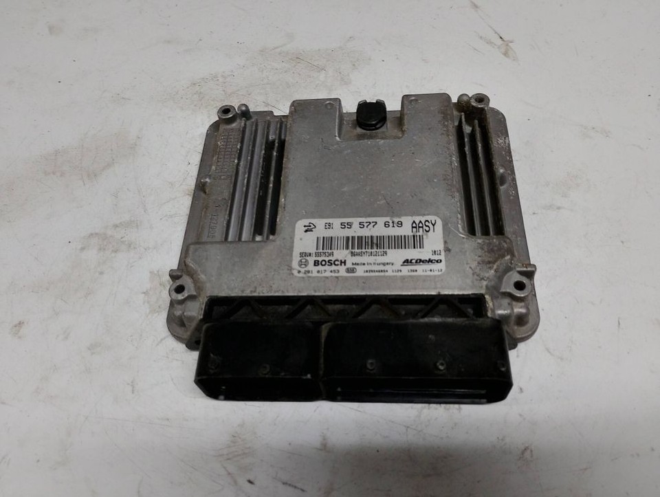 Opel Corsa D 2008 55577619 Engine control unit module ECU AEU24346 ...