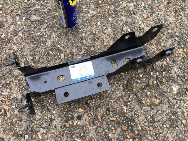 Ford TRANSIT Custom Rear Bumper Beam Mount Genuine 2367075 for sale ...