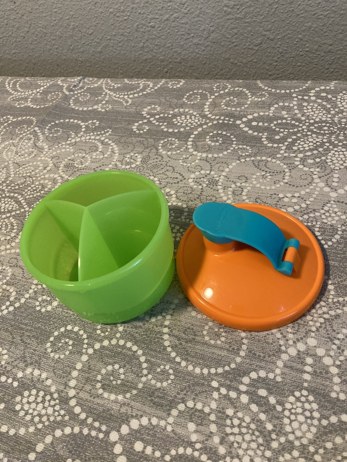 Brand New Tupperware Baby Stages Formula Dispenser 3 Divided 4oz Areas ...