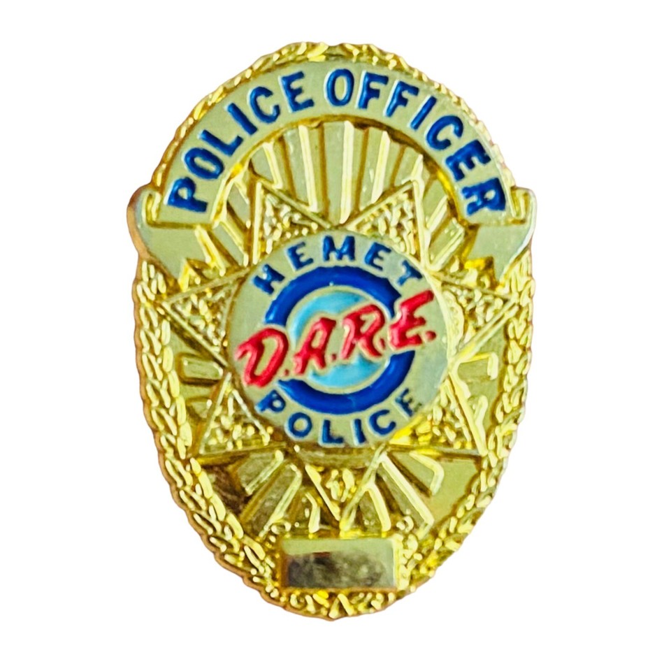 Vintage Hemet, CA Police DARE Lapel Hat Pin Police Officer California ...