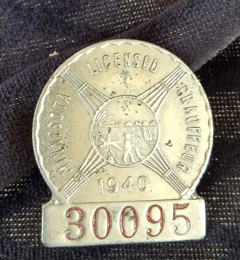 1940 Driver License Pinback MINNESOTA Licensed Chauffeur | eBay