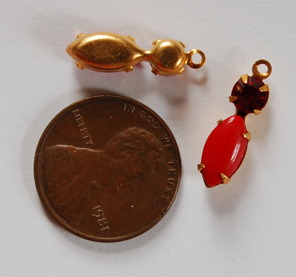 VINTAGE 4 OPAQUE GLASS SWAROVSKI RHINESTONE MARQUIS PENDANT BEADS ...