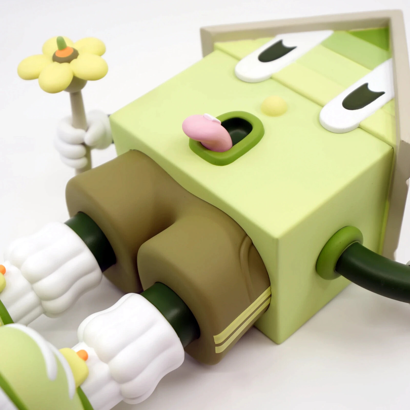 OnTheLeans Leansy Sport Vinyl Figure 10" LE50 Art 420 Toy Sam Wilkinson ...