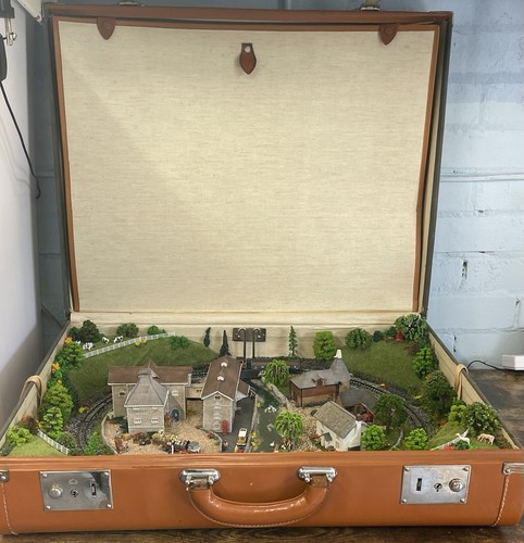 Beautiful N Gauge Suitcase Layout with brewery, oast house, cottage ...
