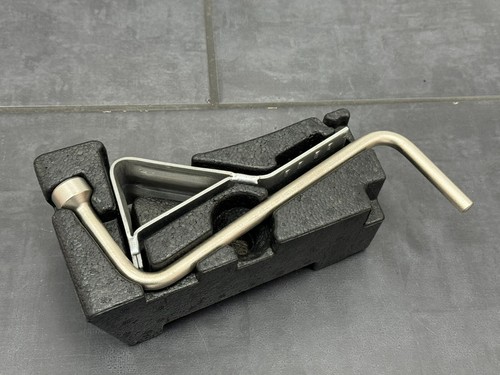 Tool Kit Wheel Change BMW E46 Compact Recording 8253383 Wheel Chock ...