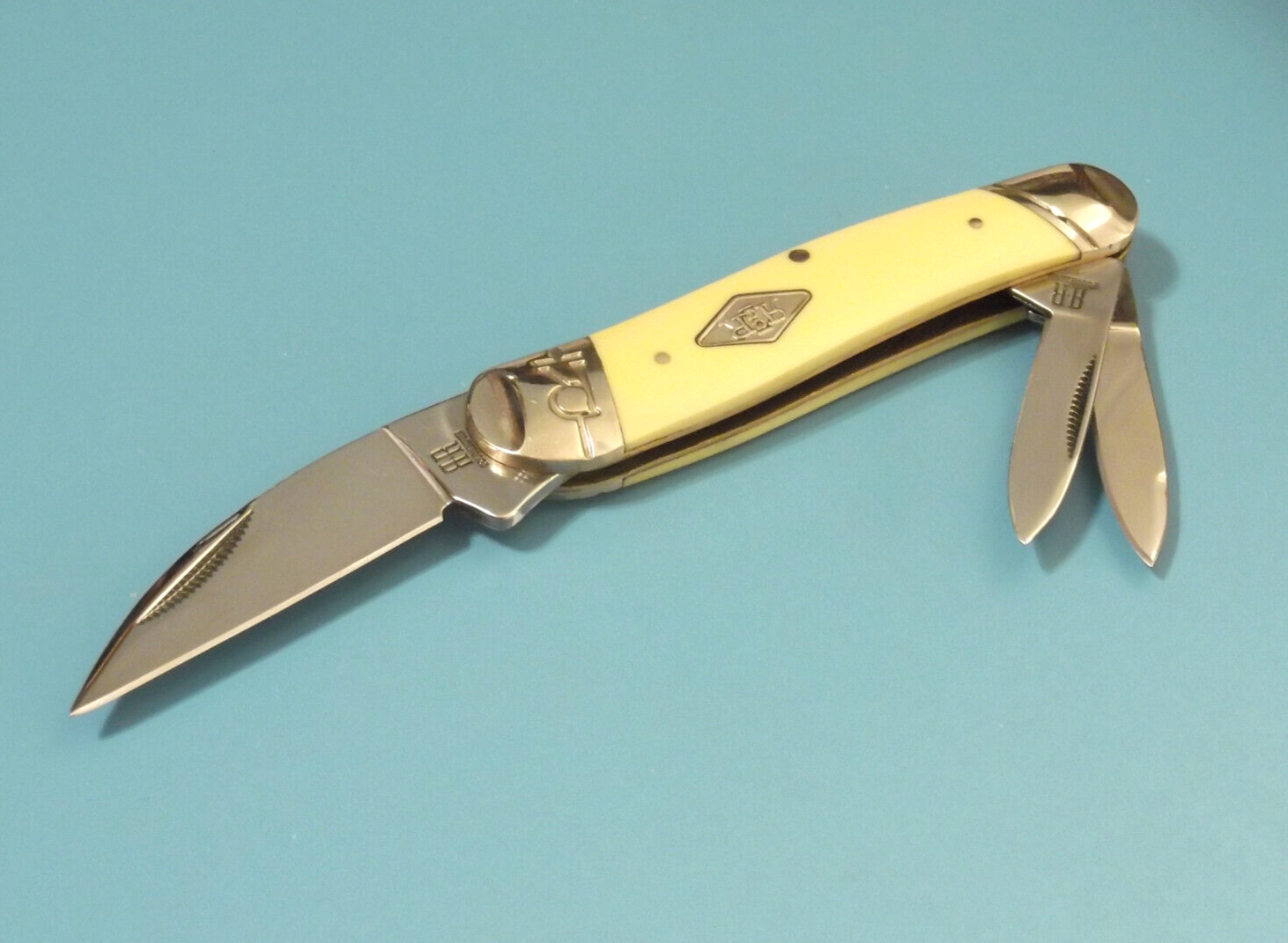 Rough Rider Rr1741 Carbon Yellow Swayback 3 Blade Folding Pocket Knife ...