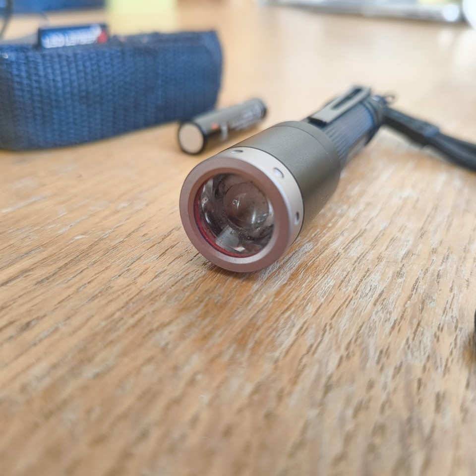 Ledlenser M3R Rechargeable Torch LED, 220 Lumen 130m Beam Pocket Size ...