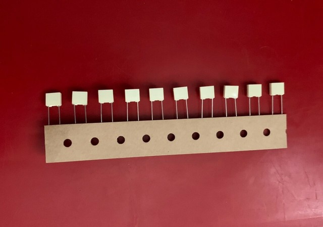 LOT OF (860) R85DC3100DQ50J ARCOTRONICS 0.1UF 63V 5 RADIAL NOUN ...