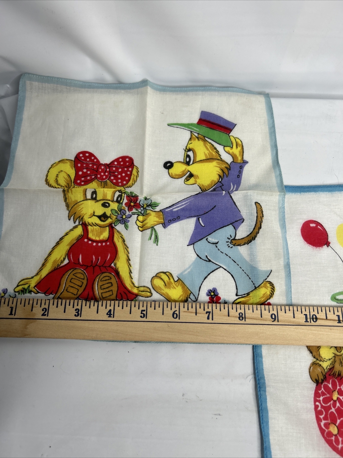 VINTAGE CHILD'S HANKY CARTOON DUCK & CAT CIRCUS ACT A… - Gem
