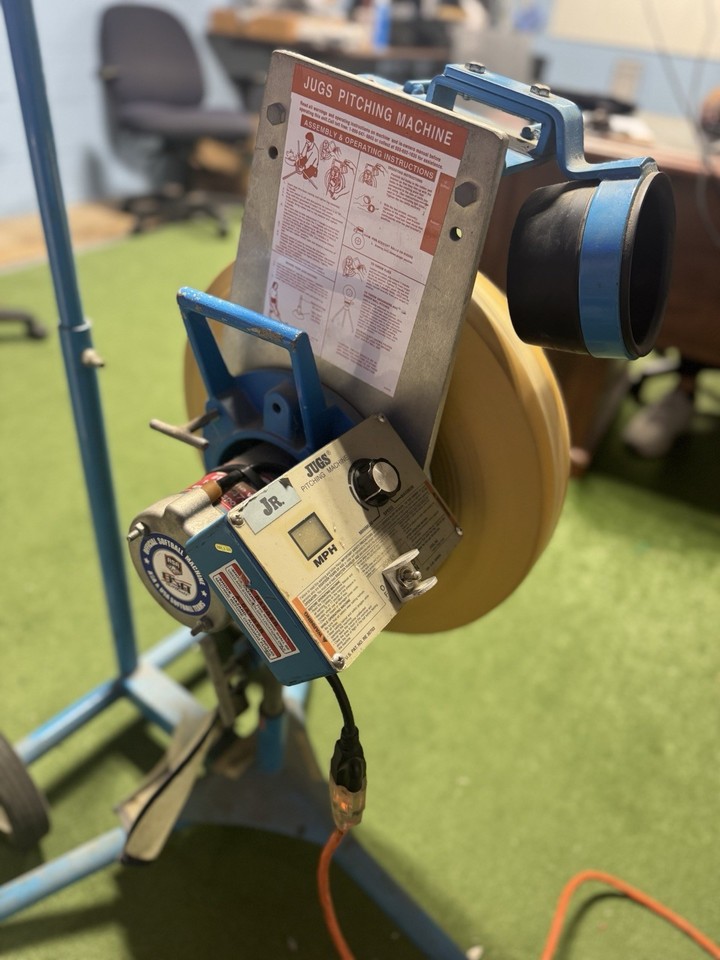 Jr. Jugs Softball Pitching Machine Mint Condition up to 60 MPH with ...