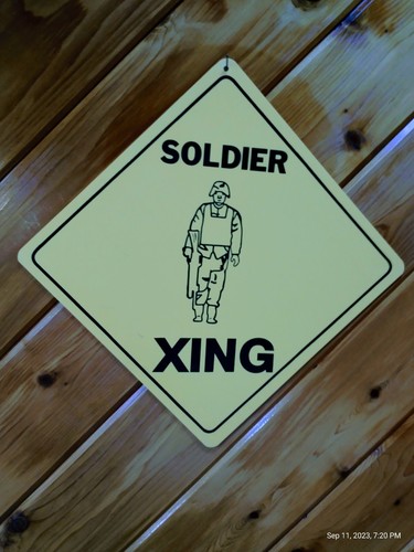 LANDSCAPING STREET CROSSING SIGN SOLDIER ARMY / MARINES XING 16" Point ...
