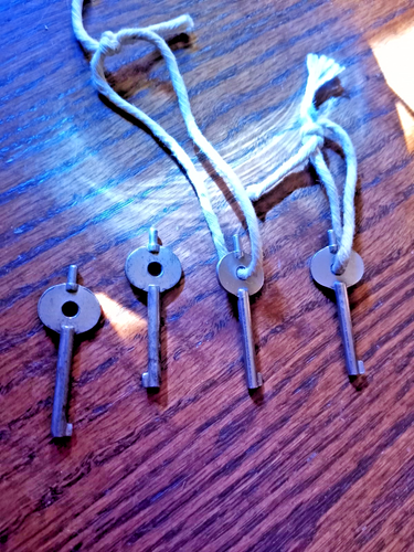American Munitions Co. Chicago IL. Leg iron KEYS ONLY Handcuff | eBay