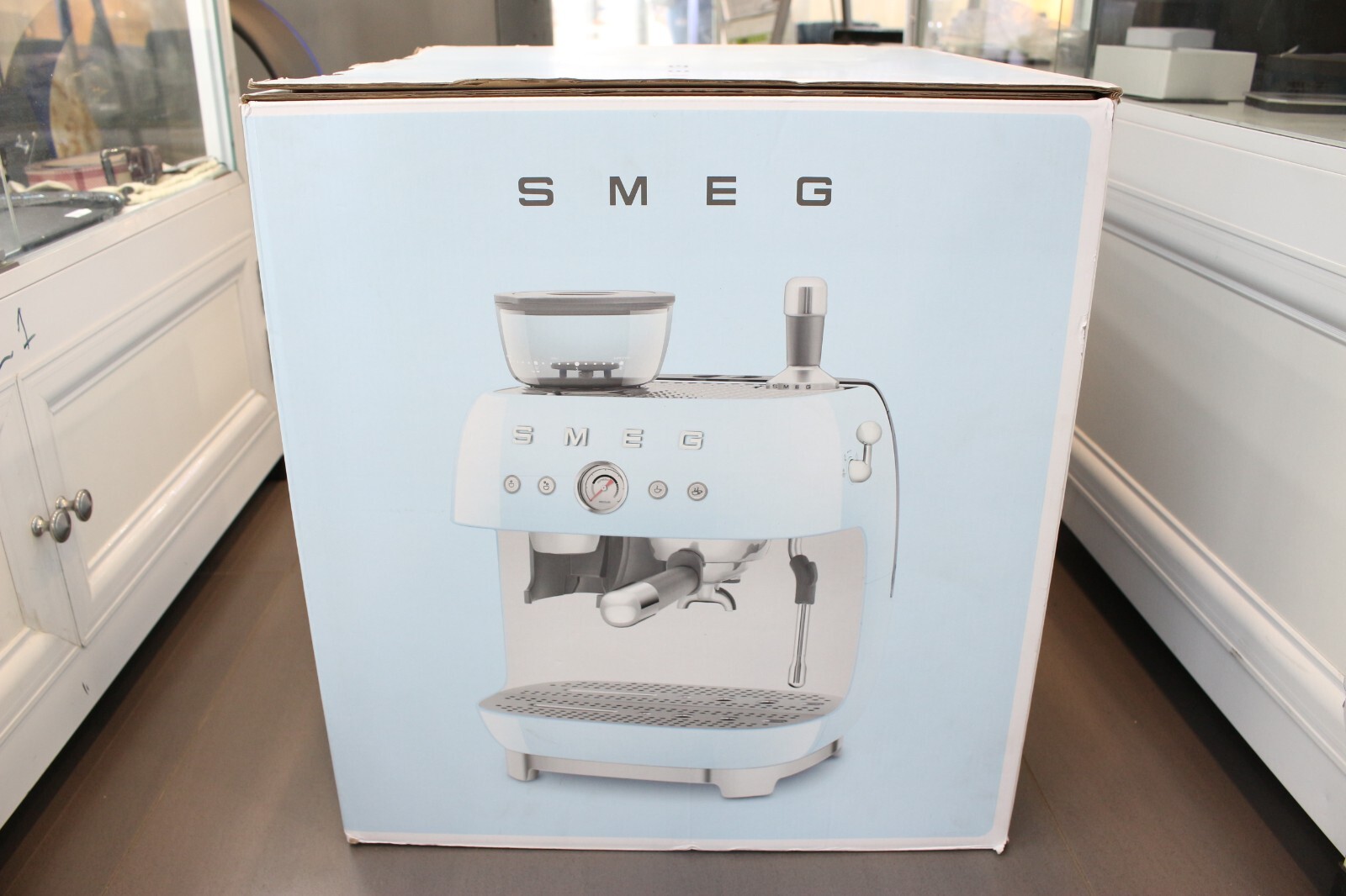 Smeg Beans on Board Espresso Coffee Machine with Grinder - Red | eBay
