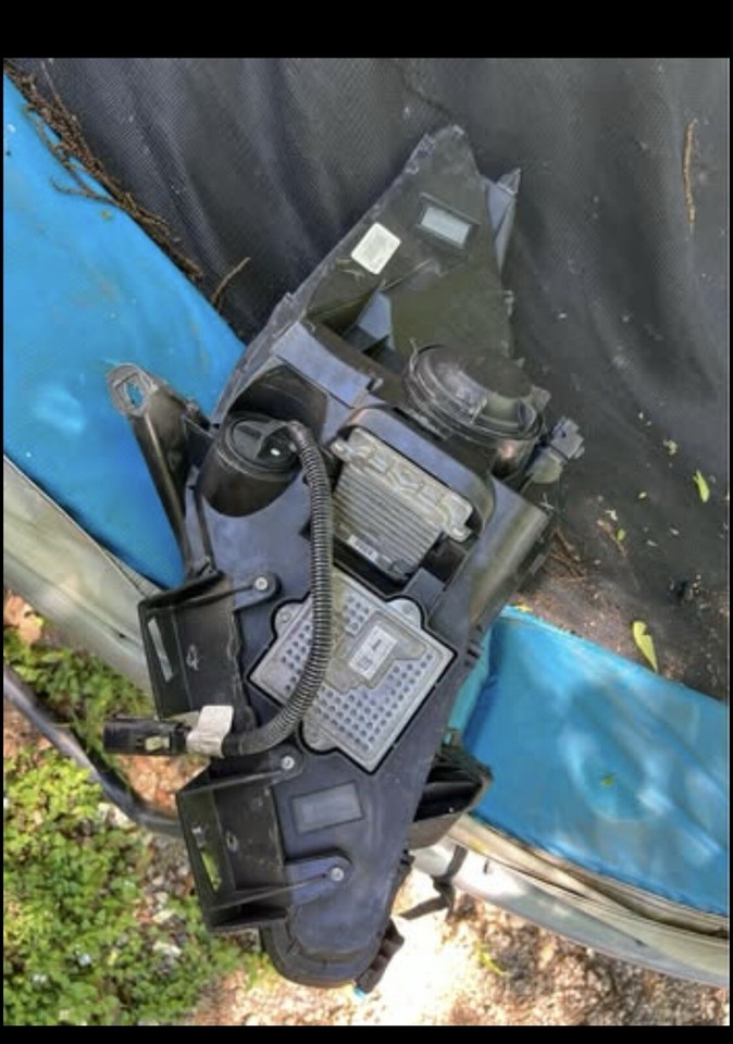 OEM Left Driver Side HID Headlamp For 2014-2019 Chevrolet Corvette (C7 ...