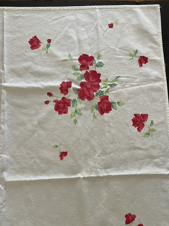 VTG Tablecloth Red Roses & Buds On Off-White Background | eBay