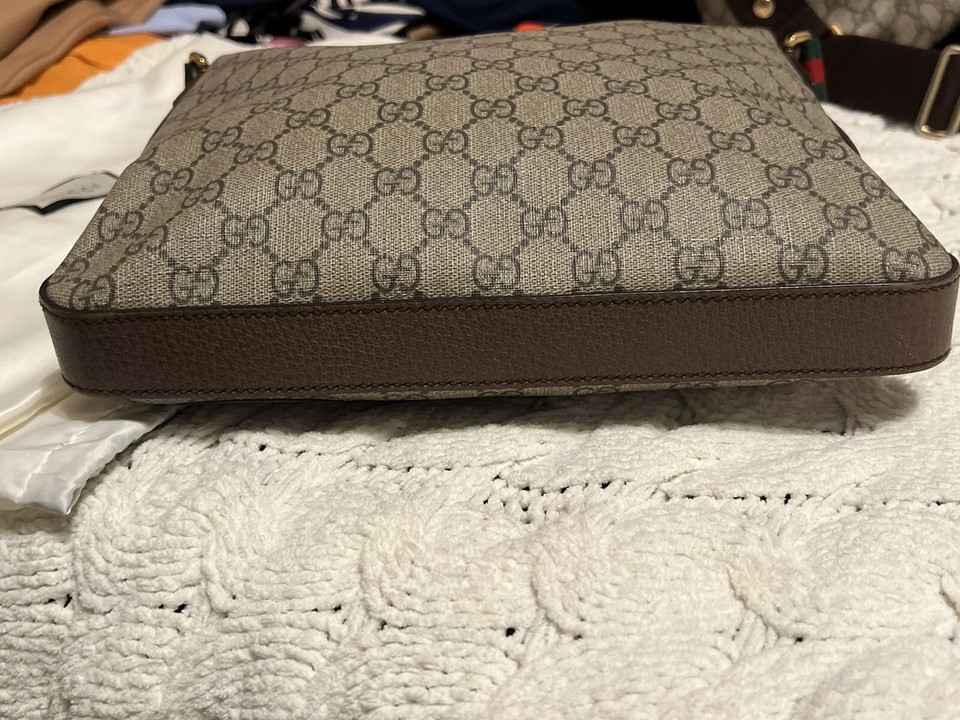 Gucci UFO Courrier Messenger GG Supreme Crossbody Bag Purse | eBay
