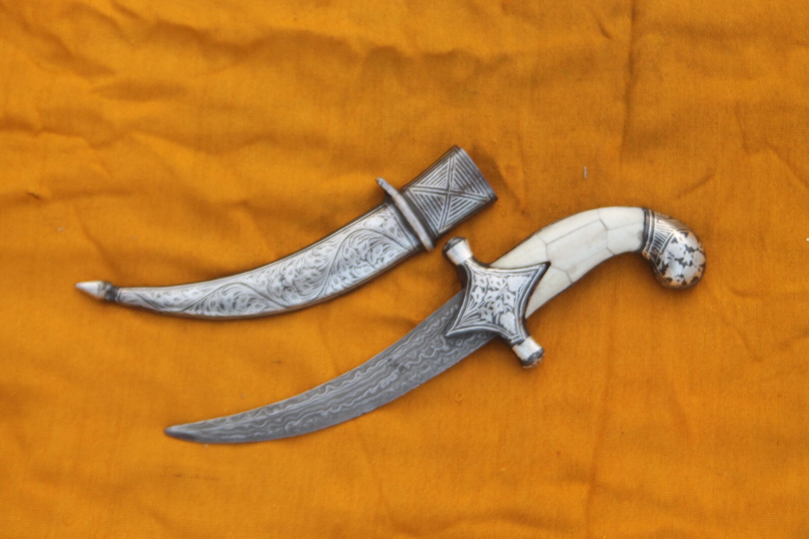 old vintg. Rajput Sikh silver inlaid parrot head chip handle wedding ...