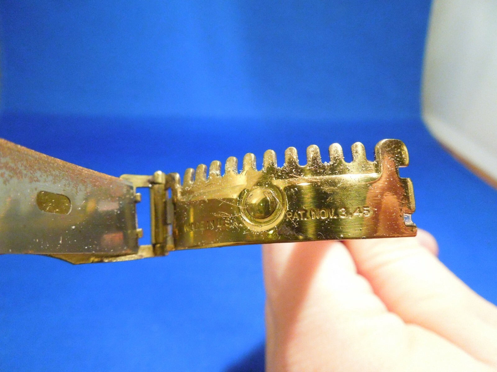 Vintage Curvfit Woman's Shaving Razor- Curved Gold Tone With Pouch and ...