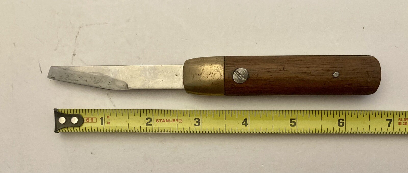 UNUSAL KNIFE 3 INCH BLADE WITH WOOD/BRASS HANDLE TOTAL LENGTH 7 INCHES ...