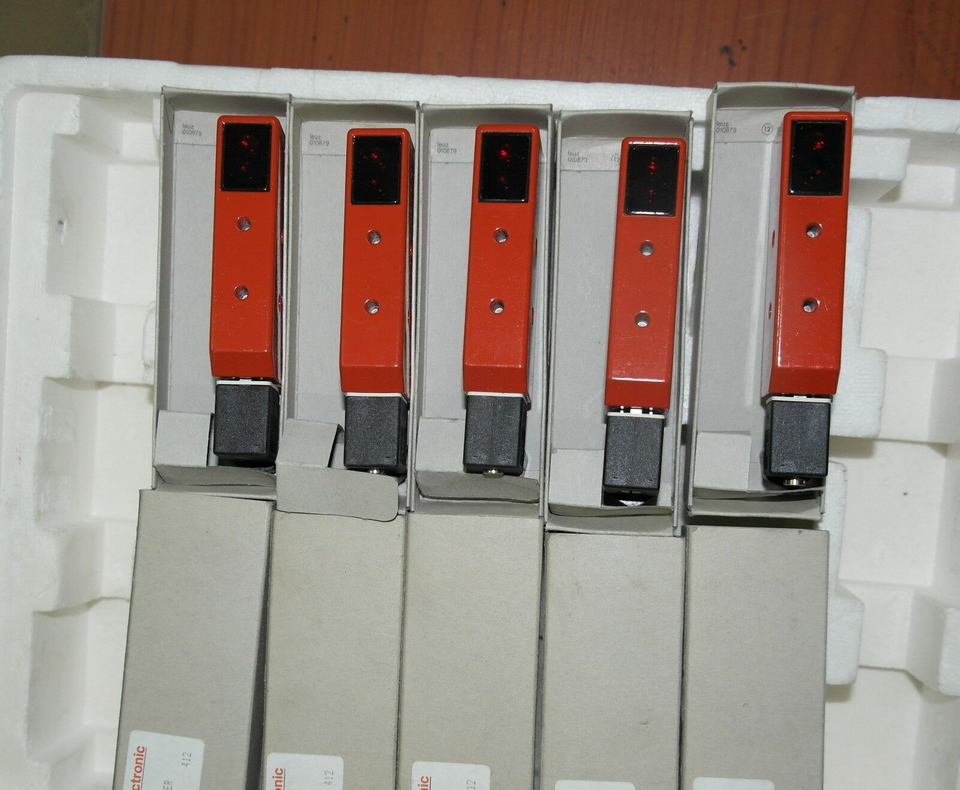 LEUZE RK 97/4-80 S RK97/4-80 S Retro-Reflective 97 Series RK97/4-80 S ...