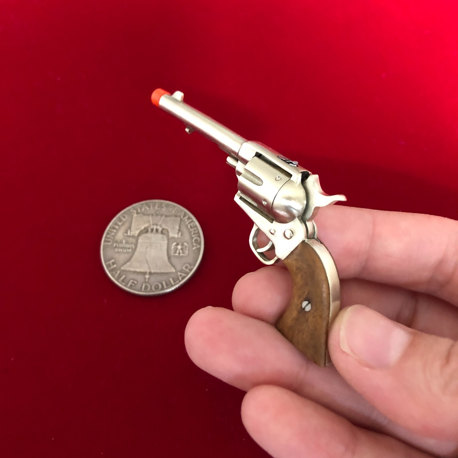 Cap gun Colt Revolver Mini gun Colt Peacemaker Cowboy gun Colt single ...
