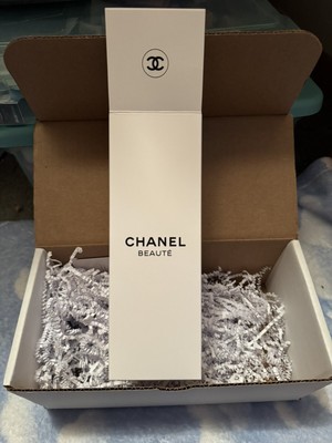 NEW & LIMITED CHANEL Beaute Holiday Paper Stringe Light LED Display ...
