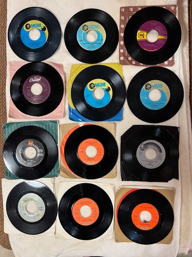 20 ASSORTED 45 SINGLE VINYLS , OLIVIA NEWTON ,ANDY GIBB... | eBay