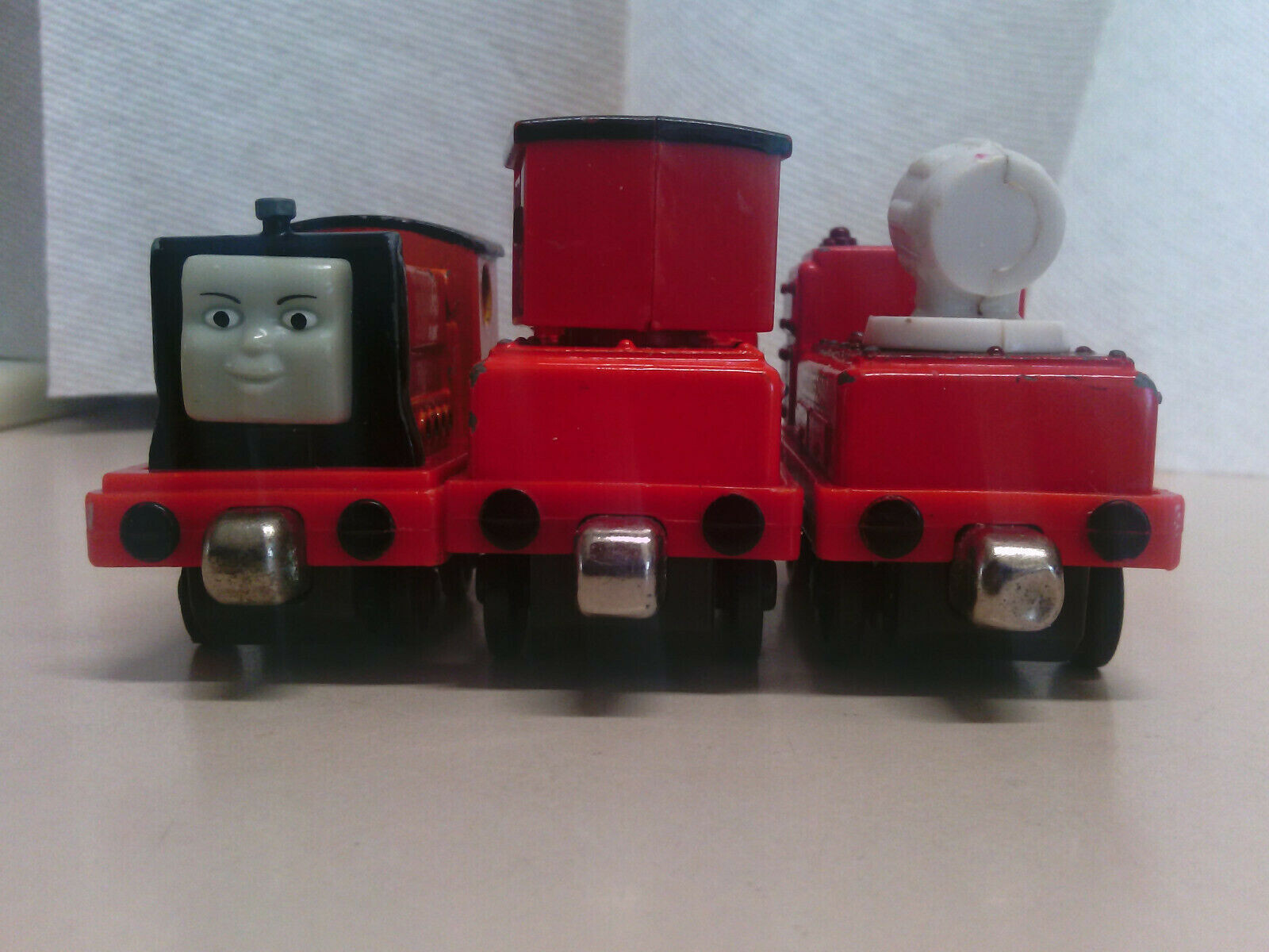 (BAD MAGNET) Thomas and Friends Take-Along Rusty and the Rescue Cars ...