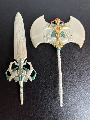 2002 Mattel MOTU Masters of the Universe He-Man Sword And Axe Weapons ...