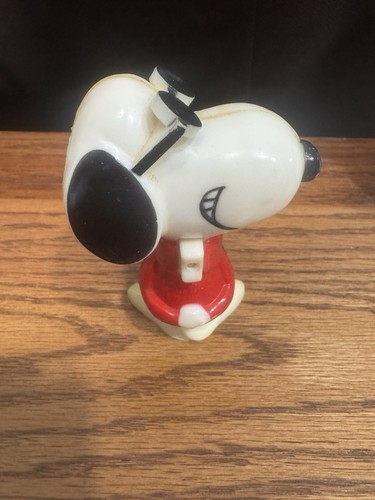 Snoopy Joe Cool 1966 Mini Light Flashlight. Works. Peanuts Collectibles ...