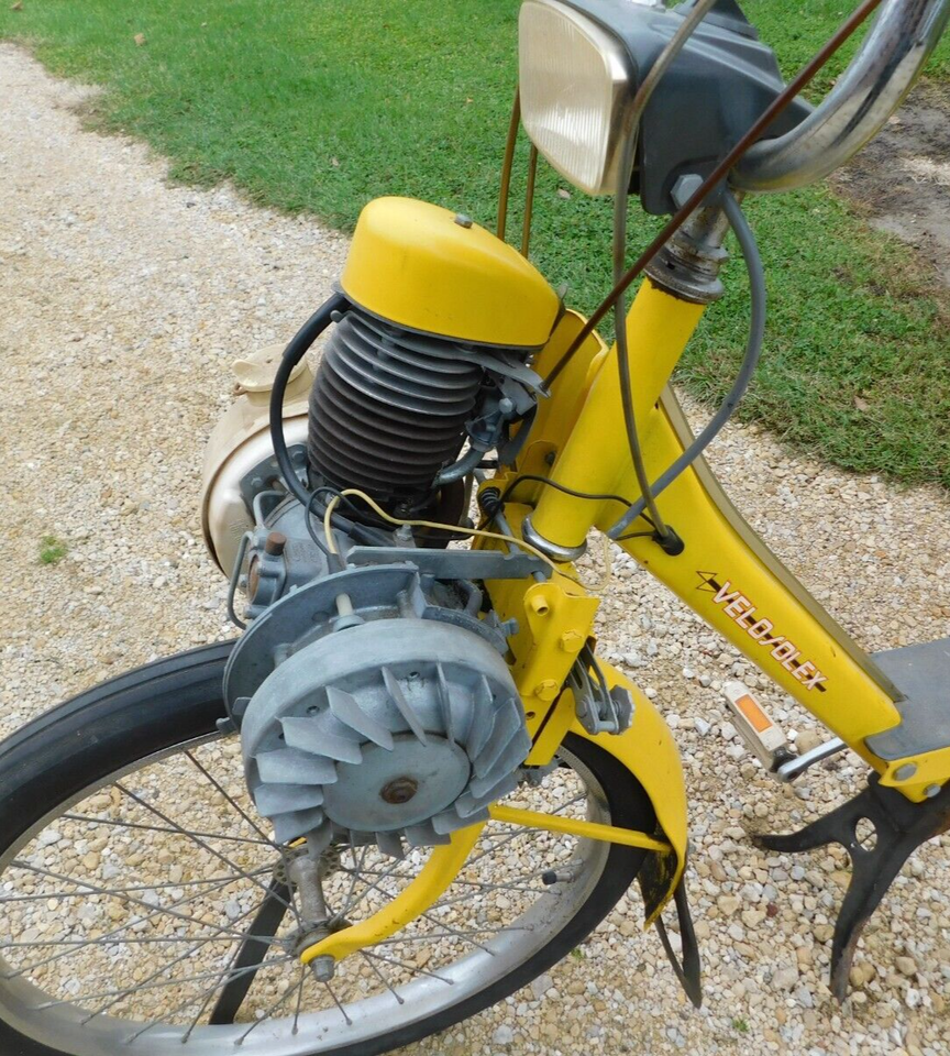 NEAT VINTAGE VELO SOLEX MOPED BIKE MADE IN FRANCE WITH GAS ENGINE RARE ...