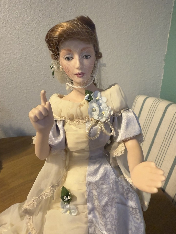 Franklin Mint Doll Gloria Vanderbilt Caroline at the Ball Porcelain ...