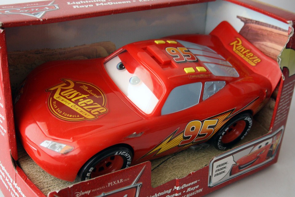 2005 DISNEY PIXAR CARS 14" ELECTRONIC LIGHTNING MCQUEEN LIGHT SOUNDS ...
