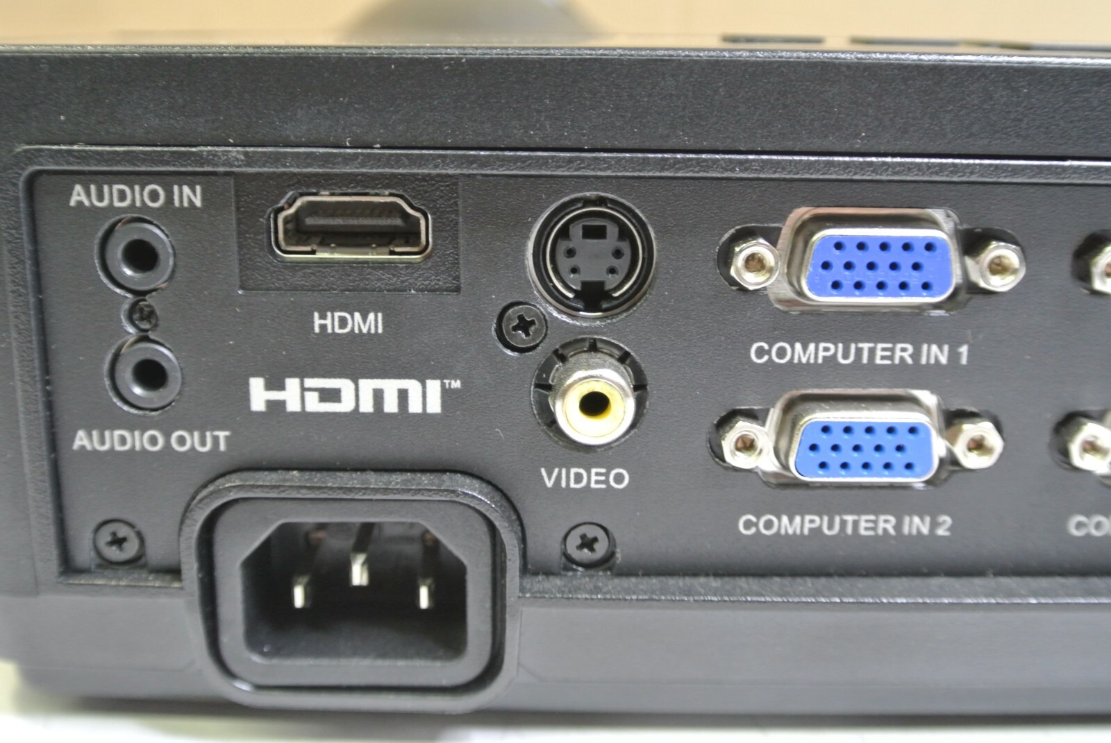 InFocus IN116 DLP Projector 996 Lamp hours 4 resets (NO POWER CORD ...