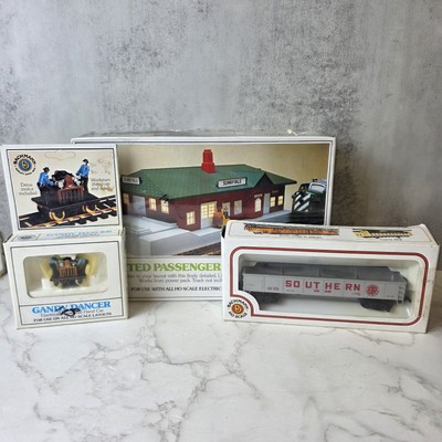 Bachmann Train Lot - HO Scale Gandy Dancer Item - Passenger Station ...