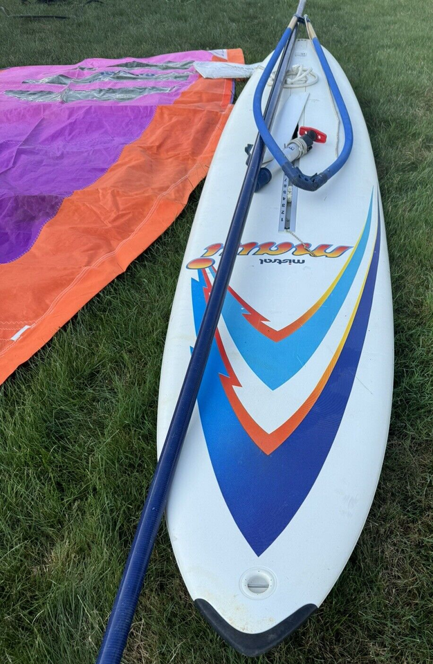 Mistral MAUI Sailboard + Sail + Extension - Mast + Boom - Excellent ...