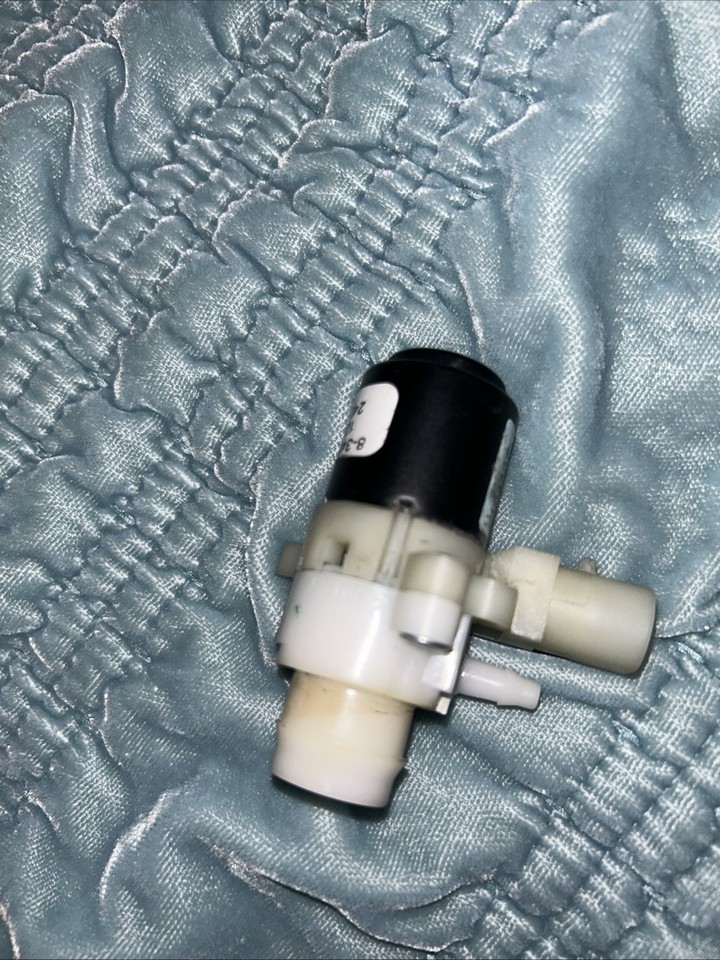 OEM PACCAR KENWORTH PETERBILT WINDSHIELD WASHER FLUID PUMP T4695001 | eBay