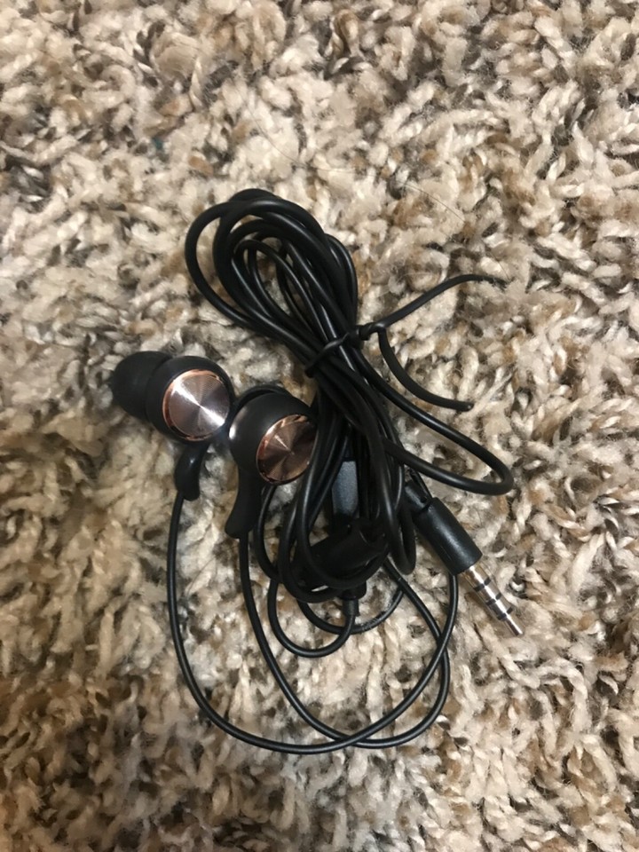 iWorld Wired Black Earbuds With Mic Comfort Fit WIEC-1000-AS | eBay