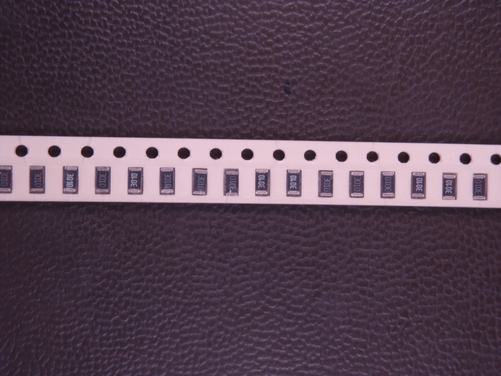 Lot of 100 CRCW1206301RFKTA Vishay Chip Resistor 301 Ohm 250mW 1/4W 1% ...