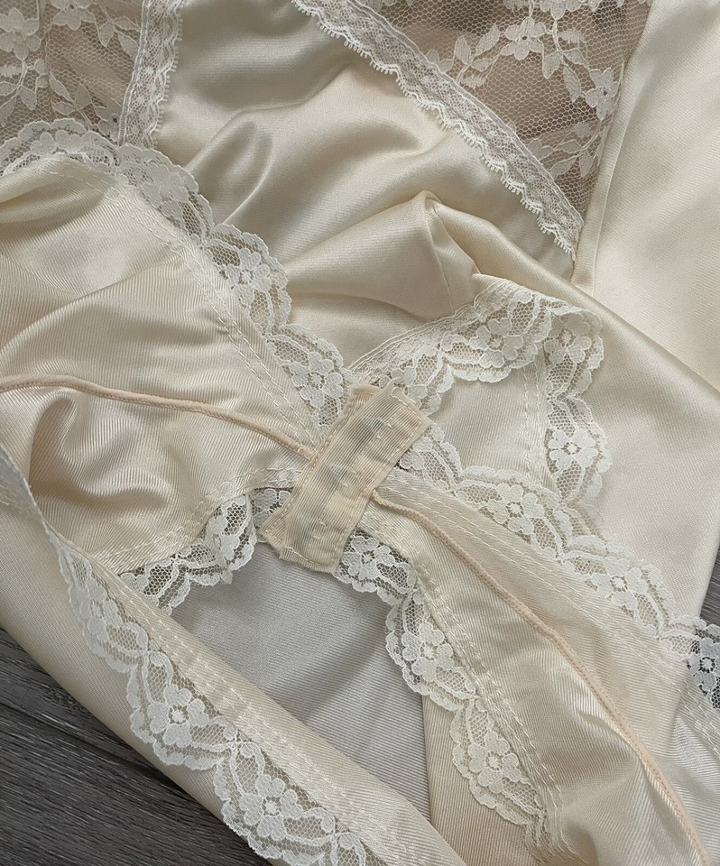 Vtg YOUNG SMOOTHIE Ivory Satin Nylon Lace Underwire Body Suit Teddy ...
