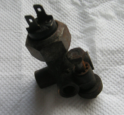 Jaguar Mk2/ Daimler 250 V8 4 way brake pipe junction and brake switch ...